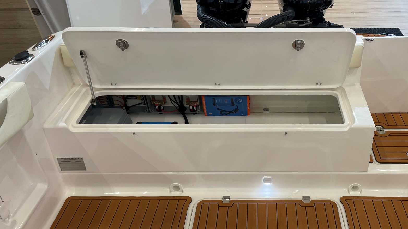 Victory 300 Sport - Victory Yachts